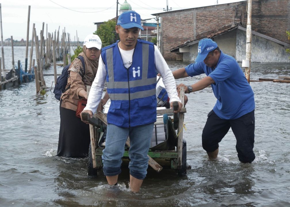 The Right Steps During a Flood: From Evacuation to Solidarity - Human ...